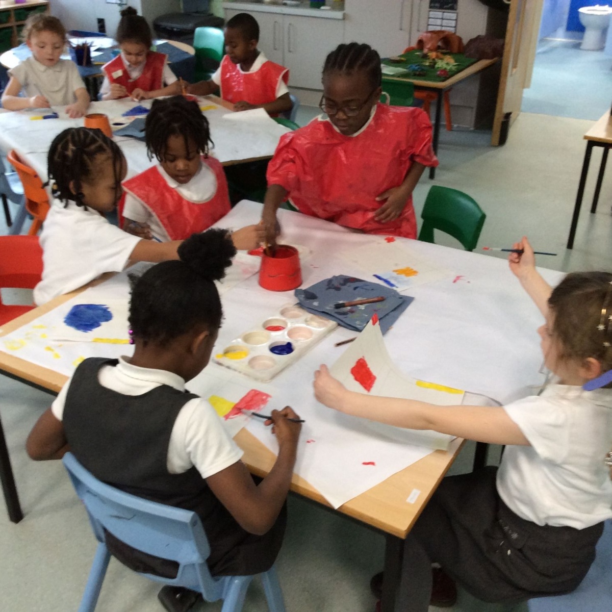 St George's CE Primary School - Mini Modrians!